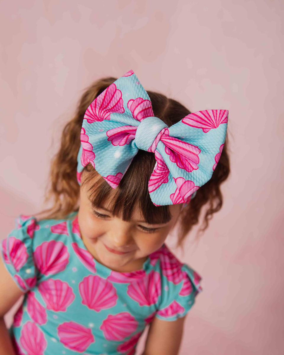 Talk to the Shell Biggie Bow