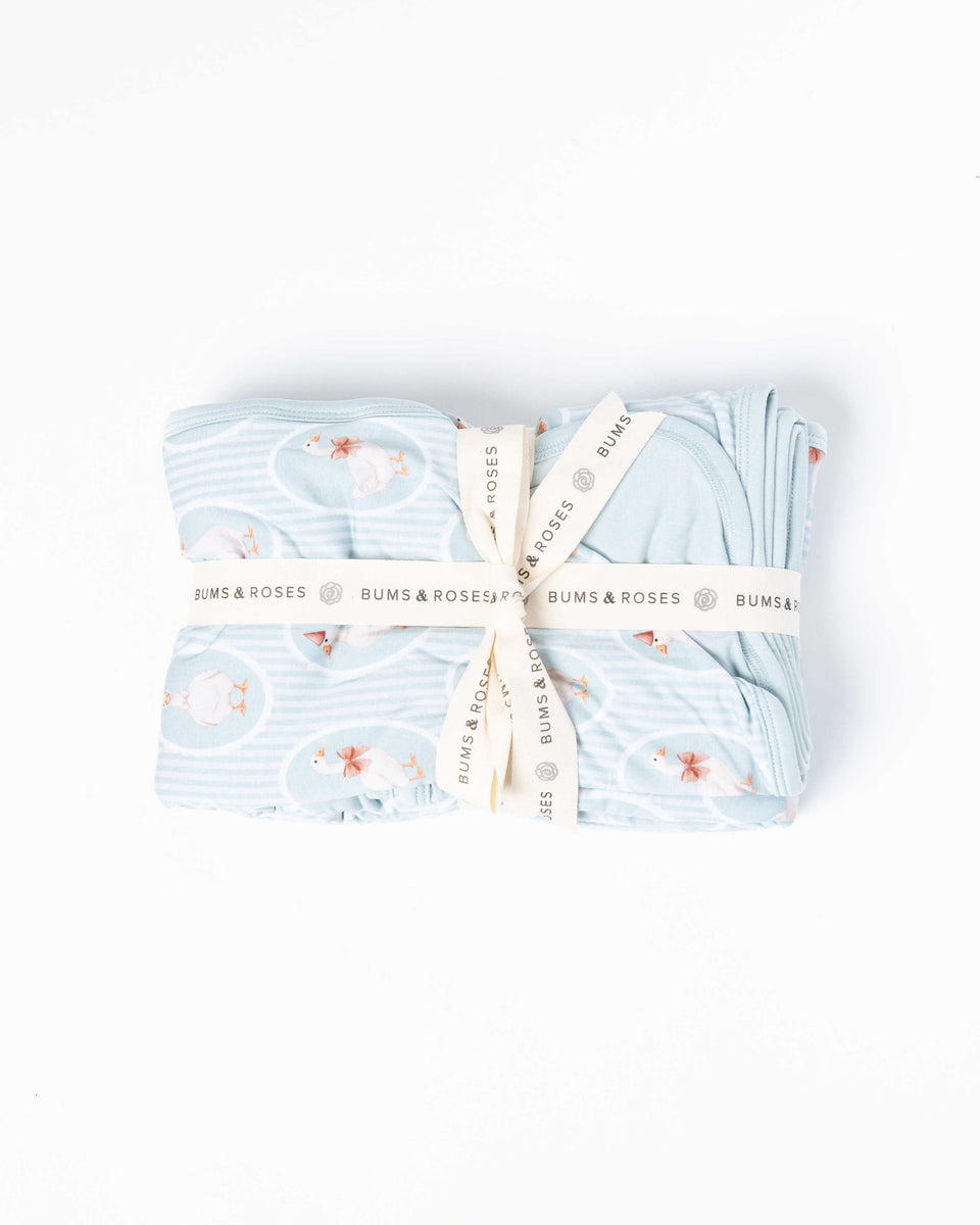 Goose on the Loose Bum Bum Blanket